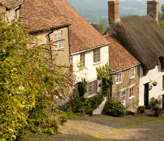 Wooden Cottage Windows - Styles and Glass Options | GreenMatch.co.uk