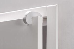 9 Easy & Simple Ways to Stop Door Slamming Shut | GreenMatch.co.uk